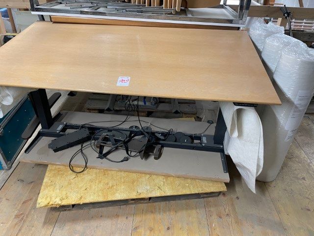 5 Stk. Bürotische (Lot 709) Standort 4153 Reinach (Gebraucht) in ...