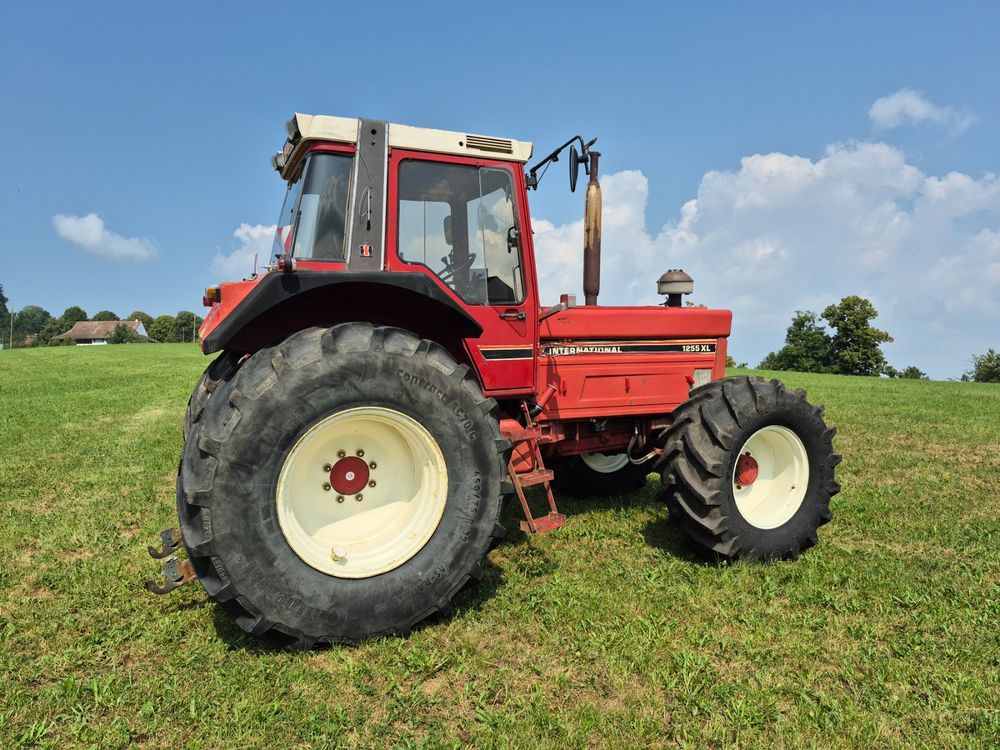 International 1255 XL Traktor, ab MFK (Gebraucht) in Langenbruck für ...