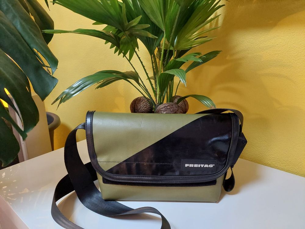 FREITAG HAWAII FIVE 0 - UMHÄNGE TASCHE, MILITARY GREEN | Acheter sur ...