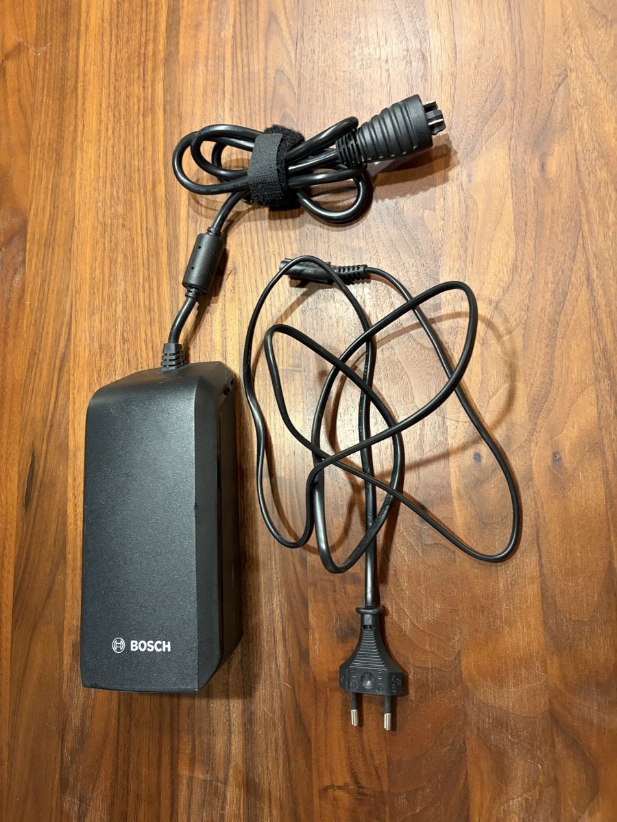Ladegerät zu Bosch E-Bike Generation 1-4 (Gebraucht) in Grüningen für ...