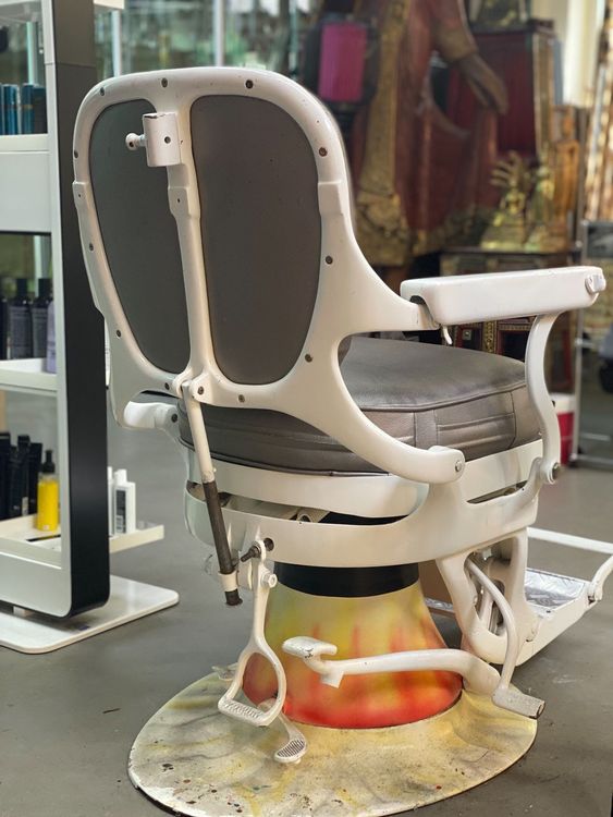 Coiffeurstuhl , Friseurstuhl aus früheren Zeiten, Retro (Gebraucht) in Gränichen für CHF 50 ...
