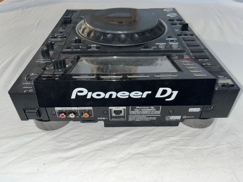3x CDJ-2000 NXS2 + Cable + Flightcase (Gebraucht) in Corpataux für CHF ...