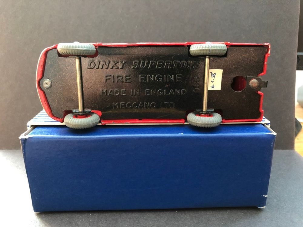 Fire Engine Feuerwehr - Dinky Toys 955 (Gebraucht) in Spiez für CHF 79. ...
