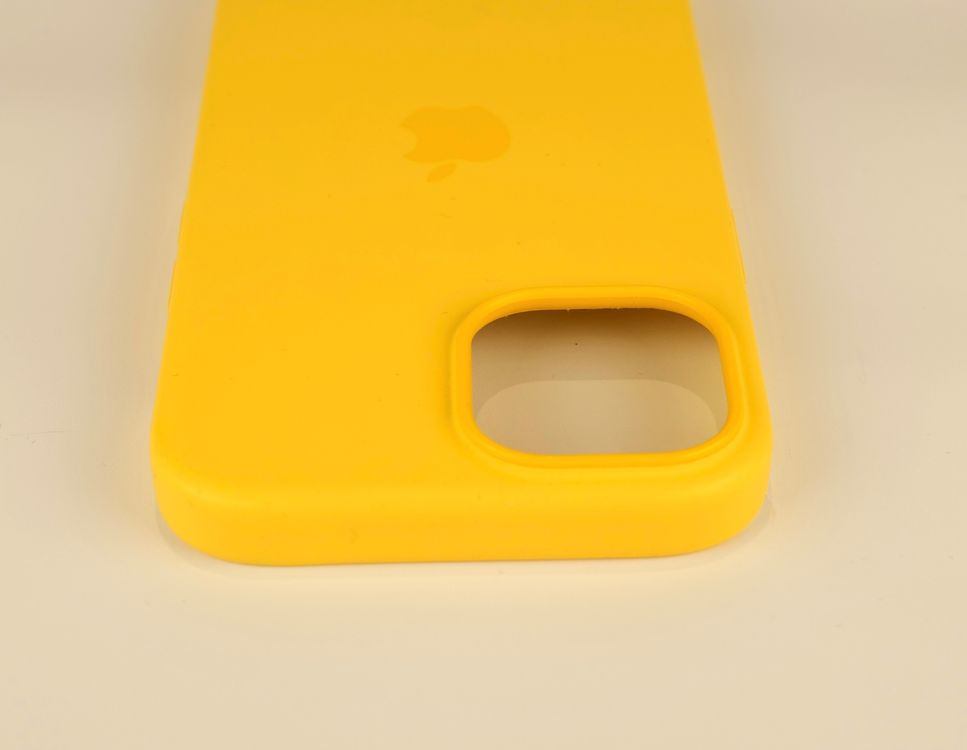 Apple iPhone 15 Silikon Hülle - Gelb! Wie neu! (Gebraucht) in Thalwil ...