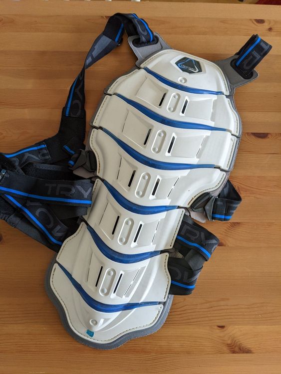 Tryonic Rückenpanzer Hardshell (Gebraucht) in Luzern für CHF 19 – mit ...