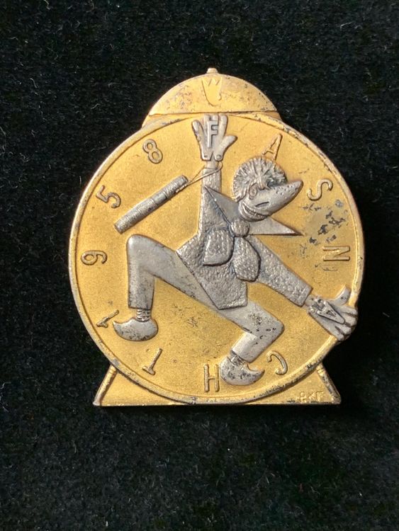 Basler Fasnacht-Plakette Gold 1958 (Gebraucht) in Therwil für CHF 150 – mit Lieferung auf ...