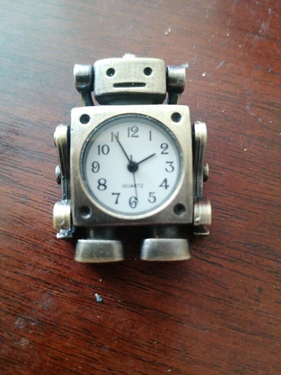 Quartz Robot Uhr (Gebraucht) in Embrach für CHF 7 – mit Lieferung auf ...