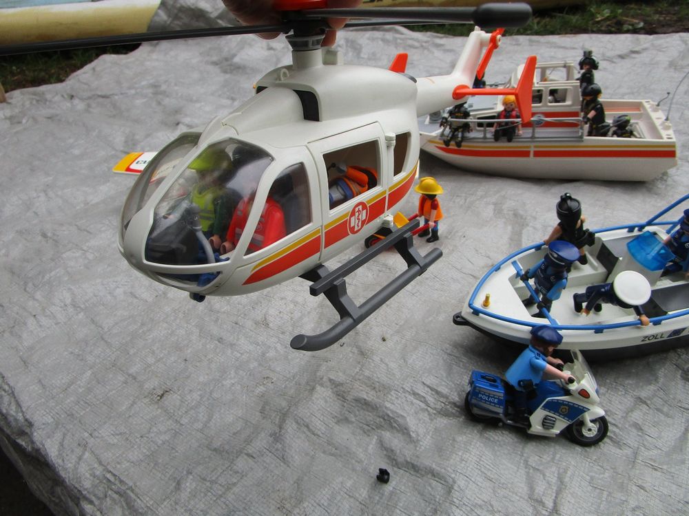 Playmobil 2 Schiffe Wasserflugzeug Helikopter ... (Gebraucht) in Ottikon für CHF 45 – mit ...