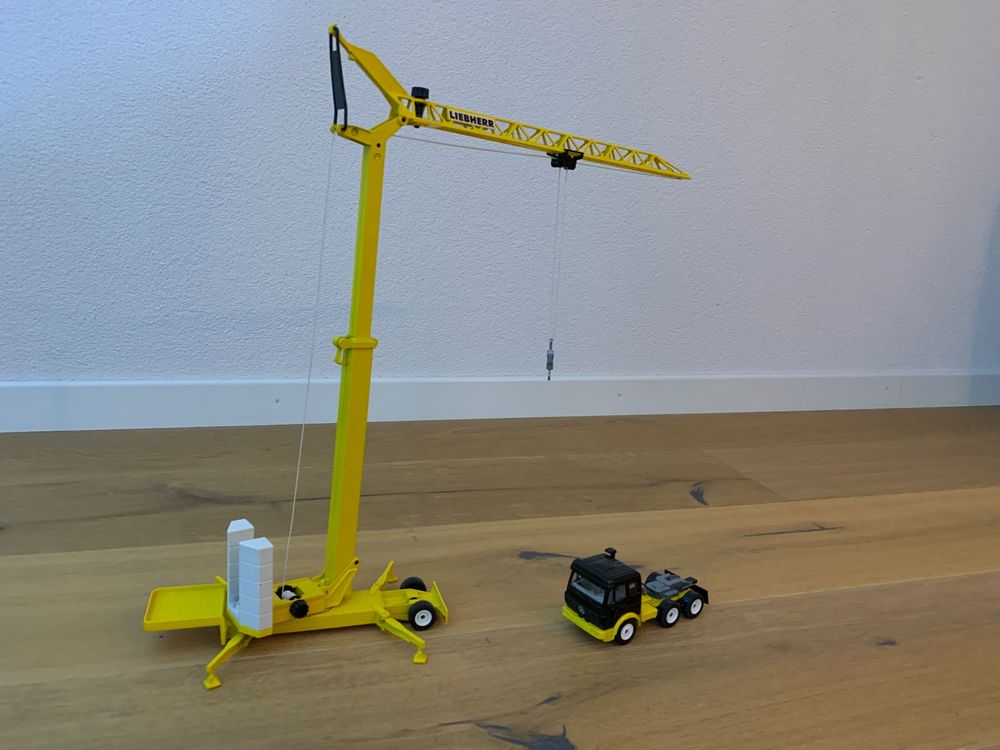 Siku Liebherr Lastwagen mit Kran (Gebraucht) in Glarus für CHF 20 – mit ...