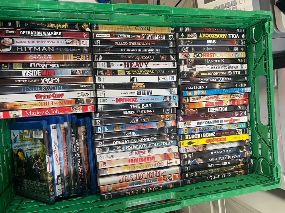CD Kollektion ca. 450 DVD Filme (Gebraucht) in zürich für CHF 75 – nur ...