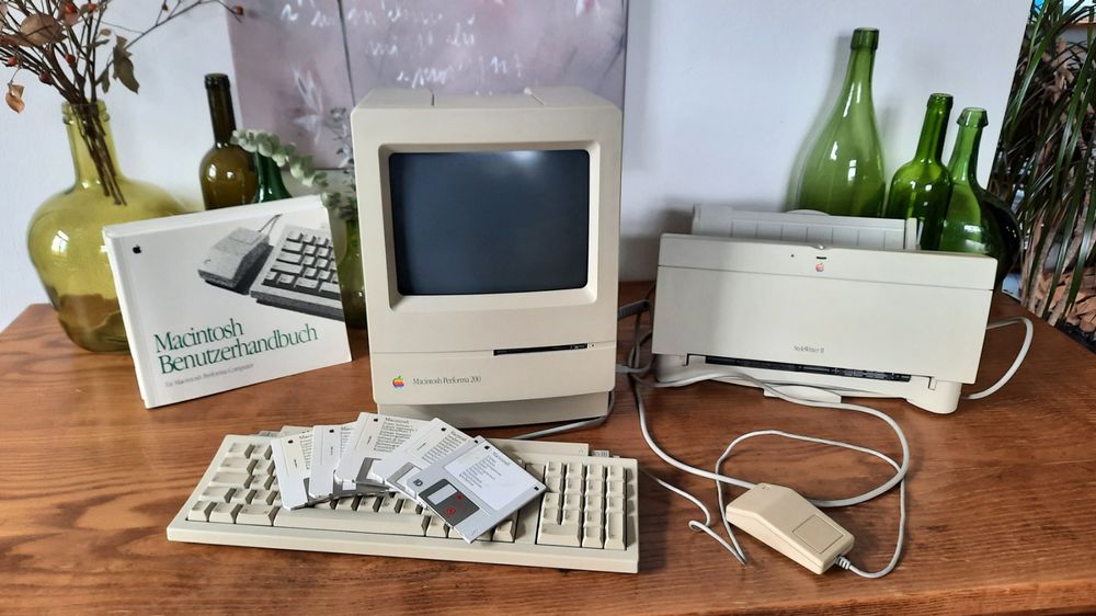 Vintage Apple Macintosh Performa 200 (Gebraucht) in Thun für CHF 121 ...