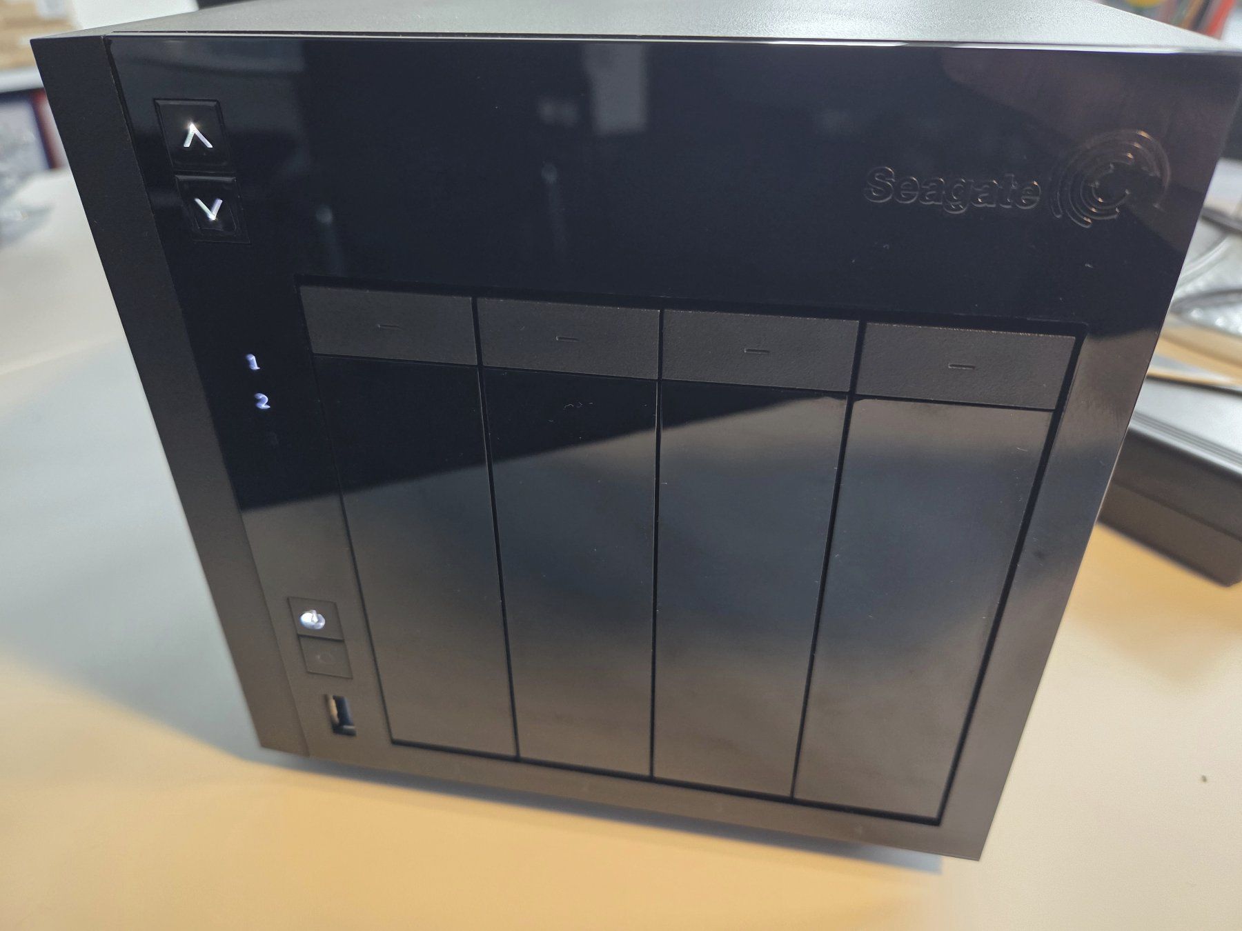 Seagate NAS 4-Bay Pro (Gebraucht) in Bremgarten AG für CHF 50 – mit ...