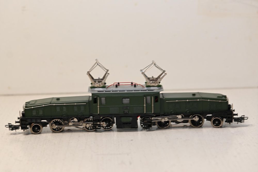 Modellbahn E-Lok grün SBB Ce 6/8 Märklin HO/AC "Krokodil" | Kaufen auf Ricardo