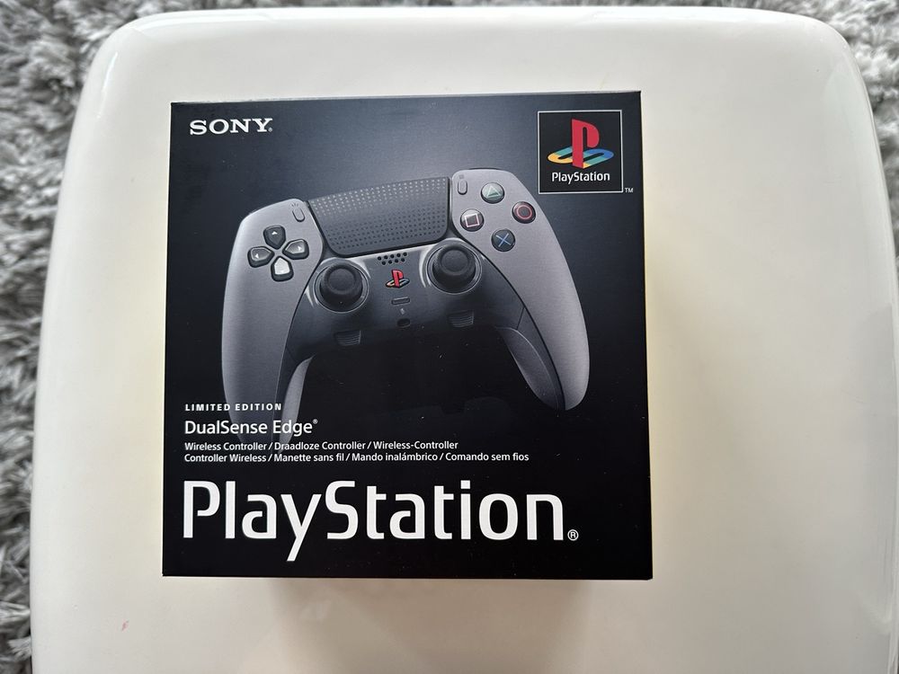 Manette PS5 DualSense Edge 30ème Anniversaire NEUF (Neu und originalverpackt) in Onex für CHF ...