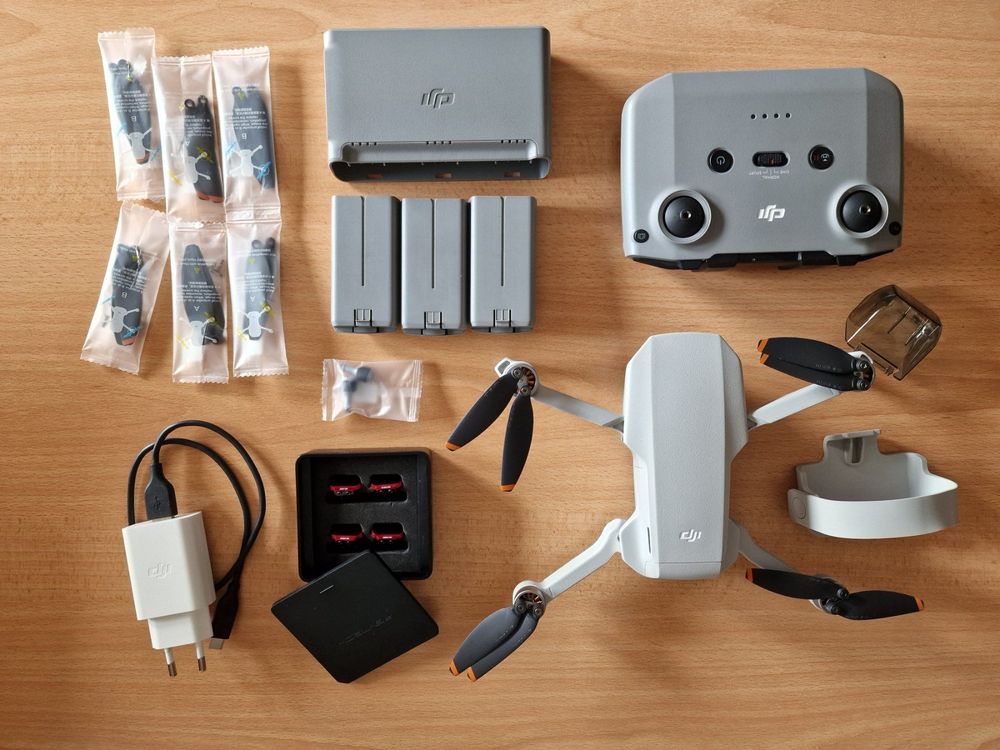 DJI Mini 2 Fly More Combo | Kaufen auf Ricardo