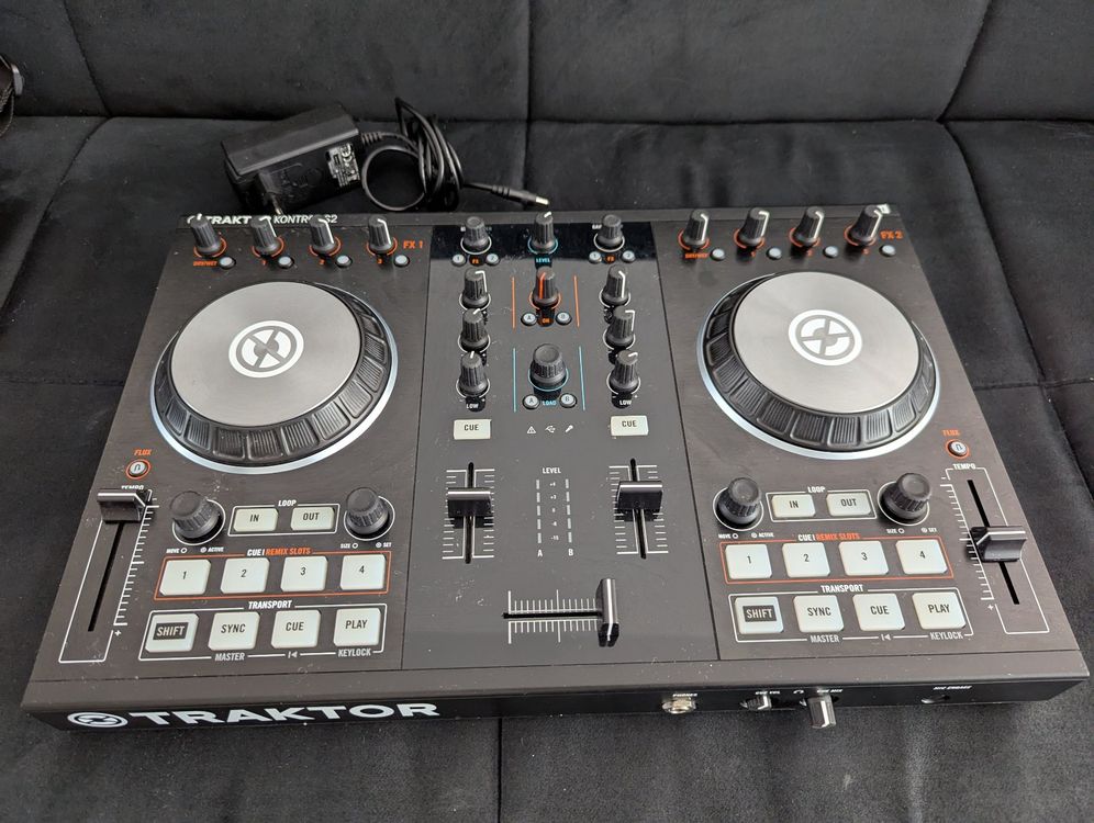 Traktor Kontrol S2 MK2 DJ Controller | Kaufen auf Ricardo