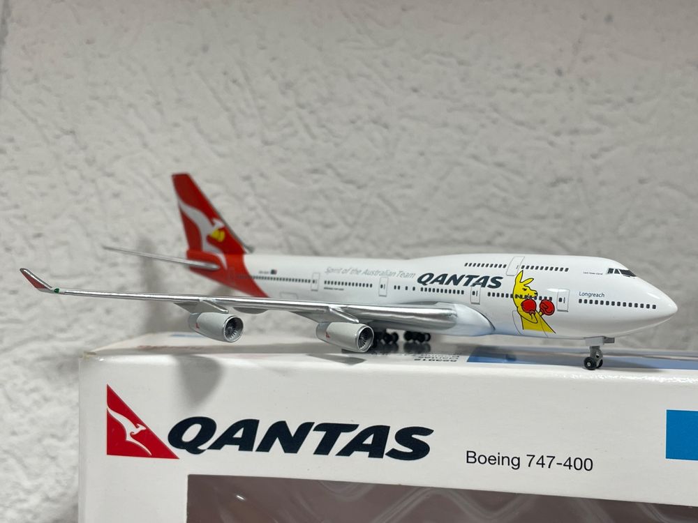 Herpa Wings 523912 Qantas Boeing 747-400 „Boxing Kangaroo“ (Neu (gemäss ...