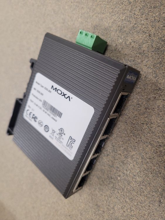 MOXA EDS-205 Ethernet Switch, 5 Port, unmanaged (Gebraucht) in Vitznau ...