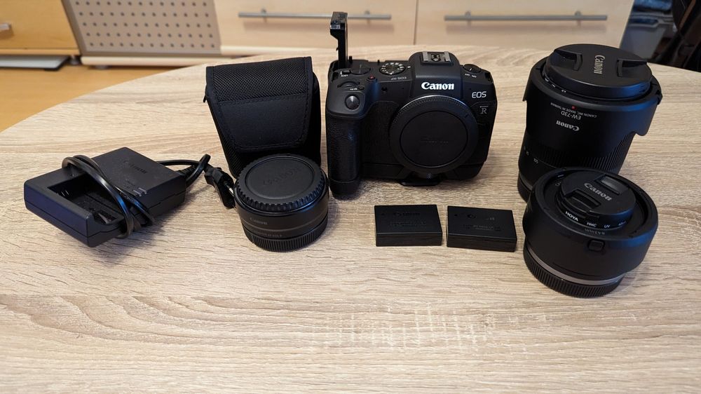 Canon EOS RP Kit + RF 50mm 1.8 + Batteriegriff + R Adapter (Gebraucht ...