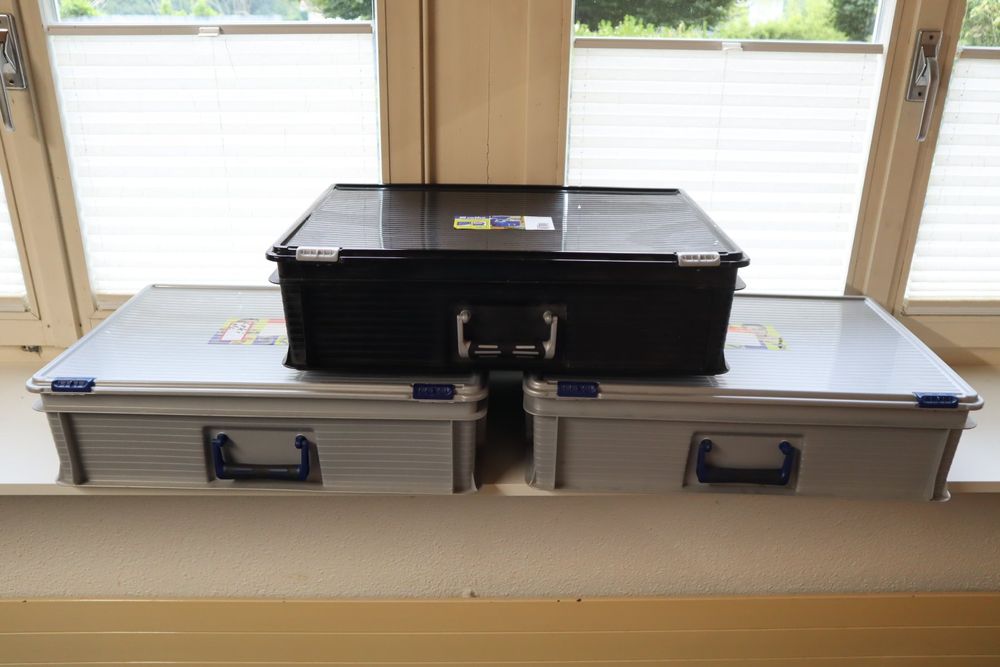 Rotho 3 x Kisten / Behälter mit Deckel 60 x 40cm - NP: 90.- | Kaufen ...