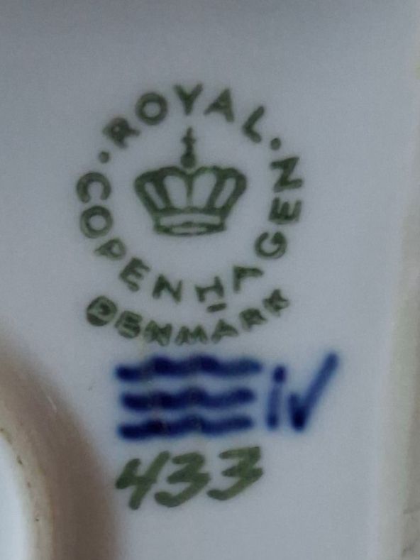 Alte ELFE mit der Panflöte Royal Copenhagen Vitrinen-Stück (Gebraucht ...
