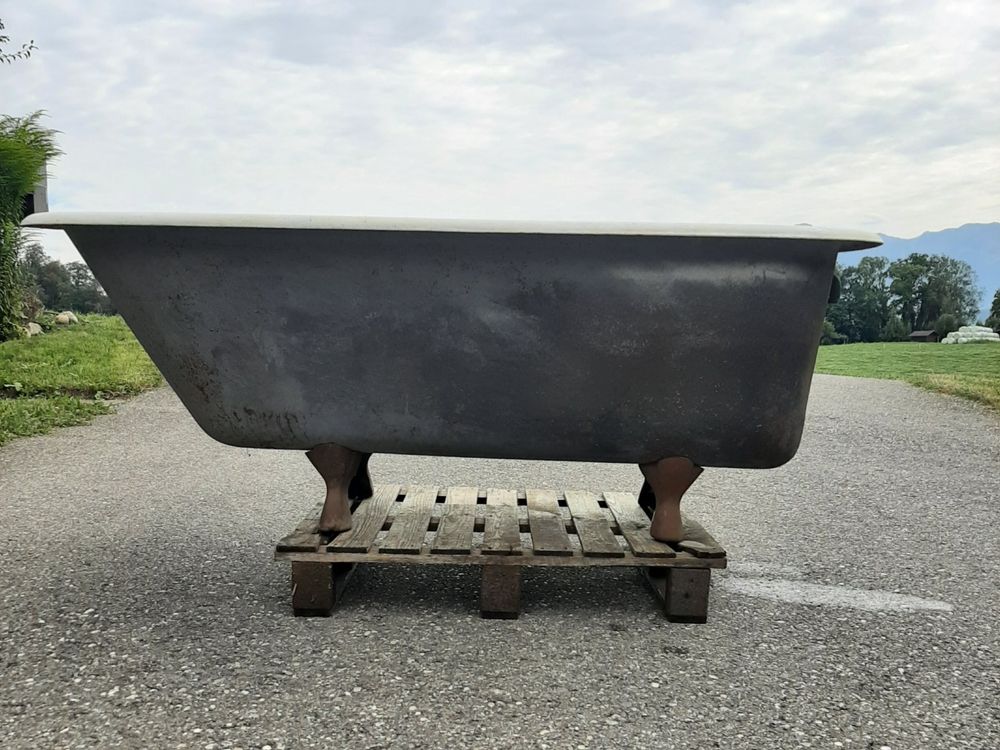 Antike Badewanne mit Füssen Freistehende Badewanne Gusseisen | Kaufen ...