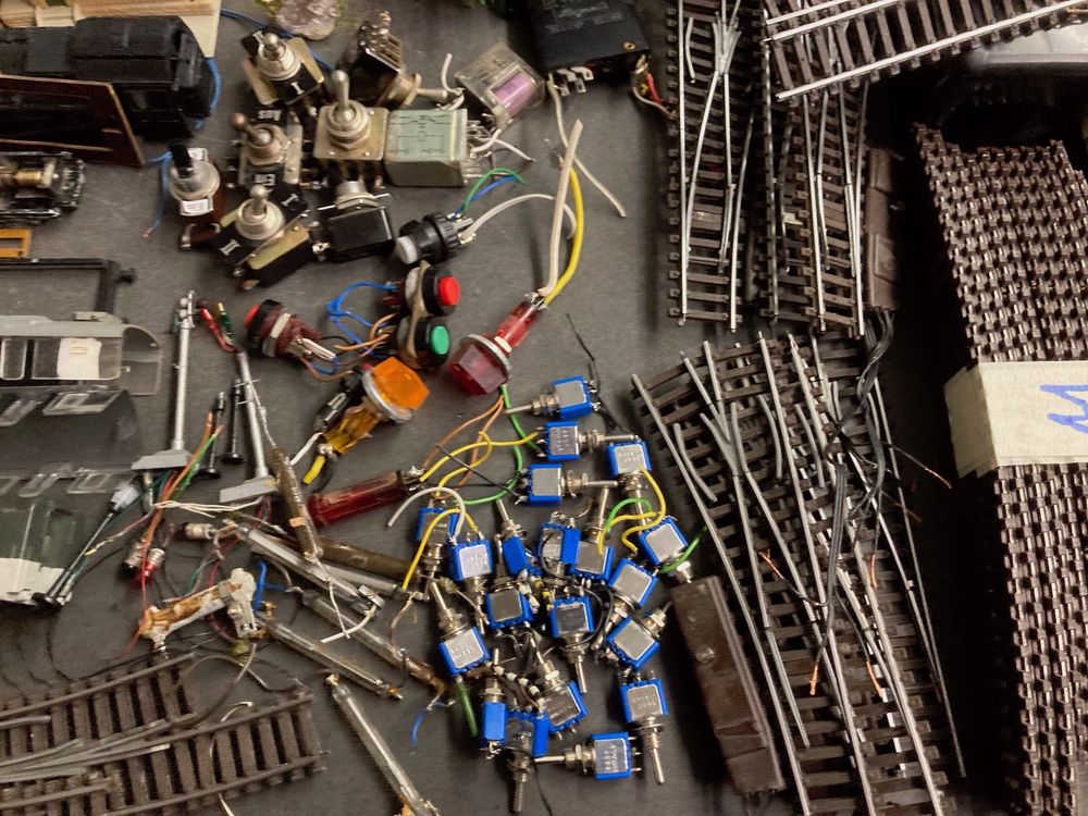 Kleinbahn Schienen,Weichen,Trafo,Material,Gebäude(mit Licht) (Gebraucht ...