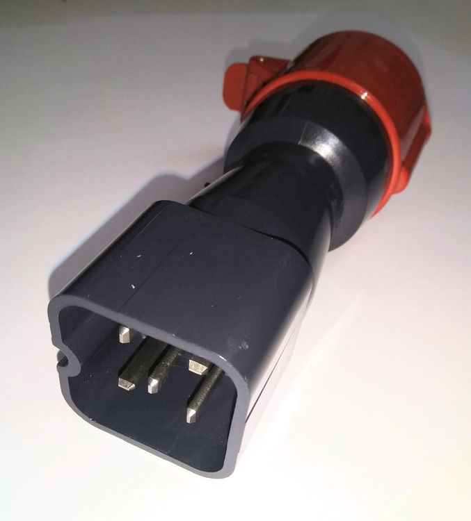 Stromadapter J15-5 auf CEE16-5 gebraucht, gereinigt, intakt | Kaufen auf Ricardo