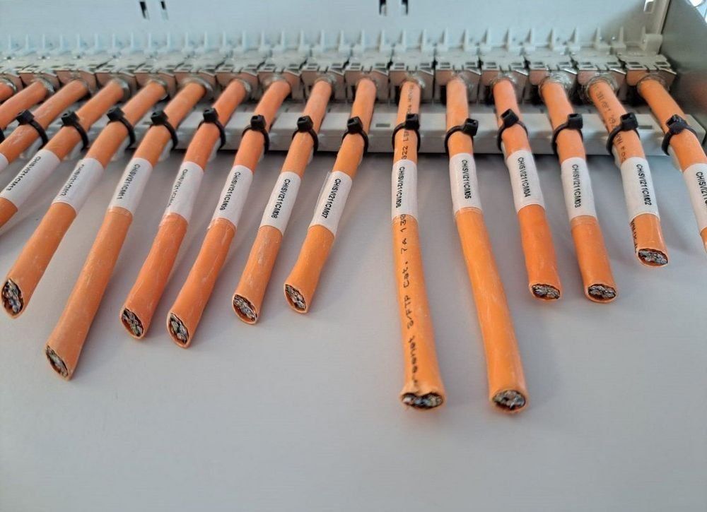 R&M Patchpanel 24 Port mit 15x Cat6a Modulen R813508 (Gebraucht) in ...