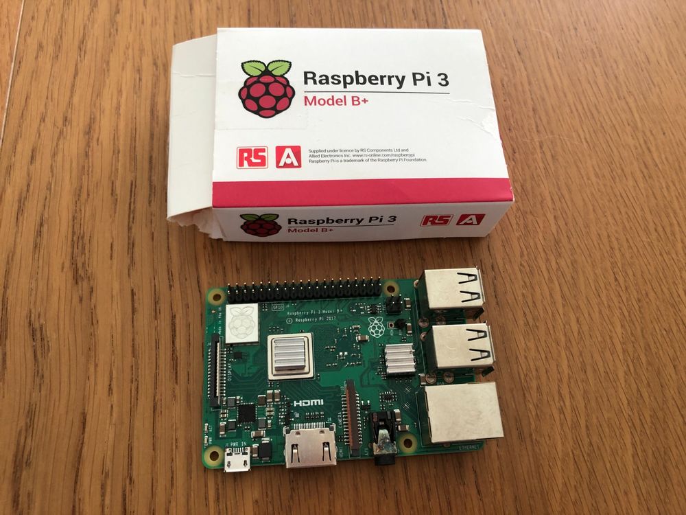 Raspberry Pi 3 Model B+ inkl. 2 angebrachte Kühlkörper | Kaufen auf Ricardo