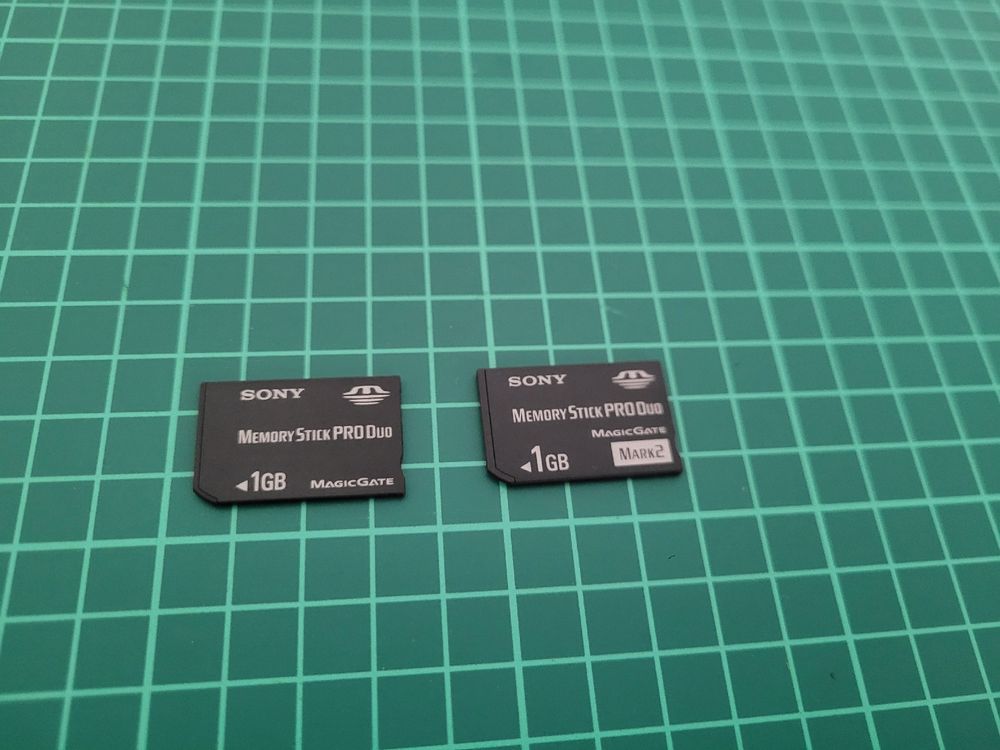 Sony Memory Stick Pro Duo 1GB - Two Units Included! (Gebraucht) in ...