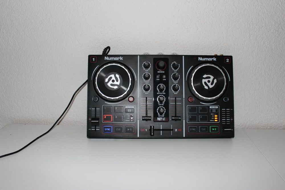 DJ Pult Numark Party Mix (Gebraucht) in Kirchleerau für CHF 42 – mit ...