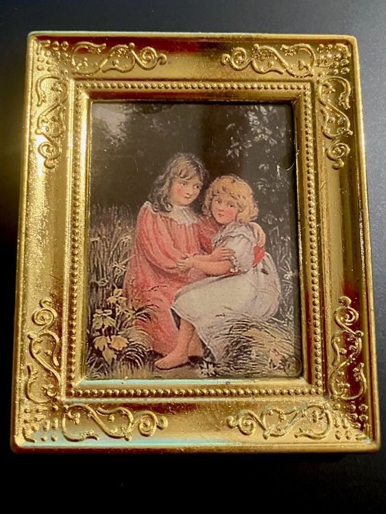 Bild (Freundinnen) f/Puppenstuben. Rahmen Messing. NP 11.50. (Neu und originalverpackt) in ...