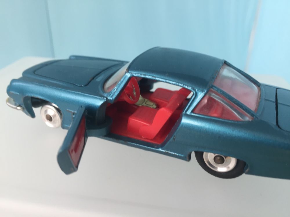 Corgi Nr. 241 Chrysler GHIA L6.4 (Defekt) in Thun für CHF 32 – mit Lieferung auf Ricardo kaufen