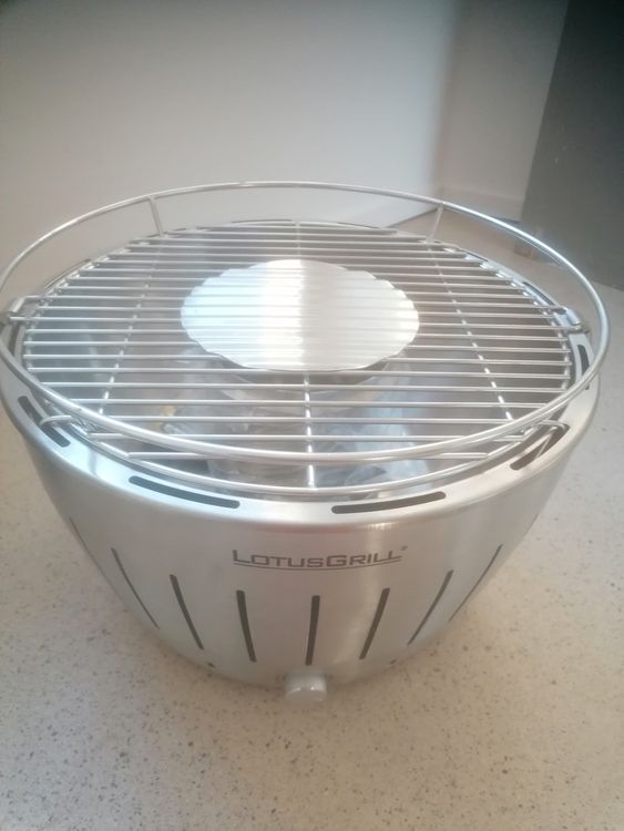 Tischgrill aus Chromstahl von Lotus (Neu (gemäss Beschreibung)) in ...