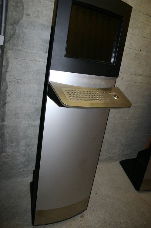 2 stk Infoterminals für einen Betrieb mit einem Computer | Kaufen auf Ricardo