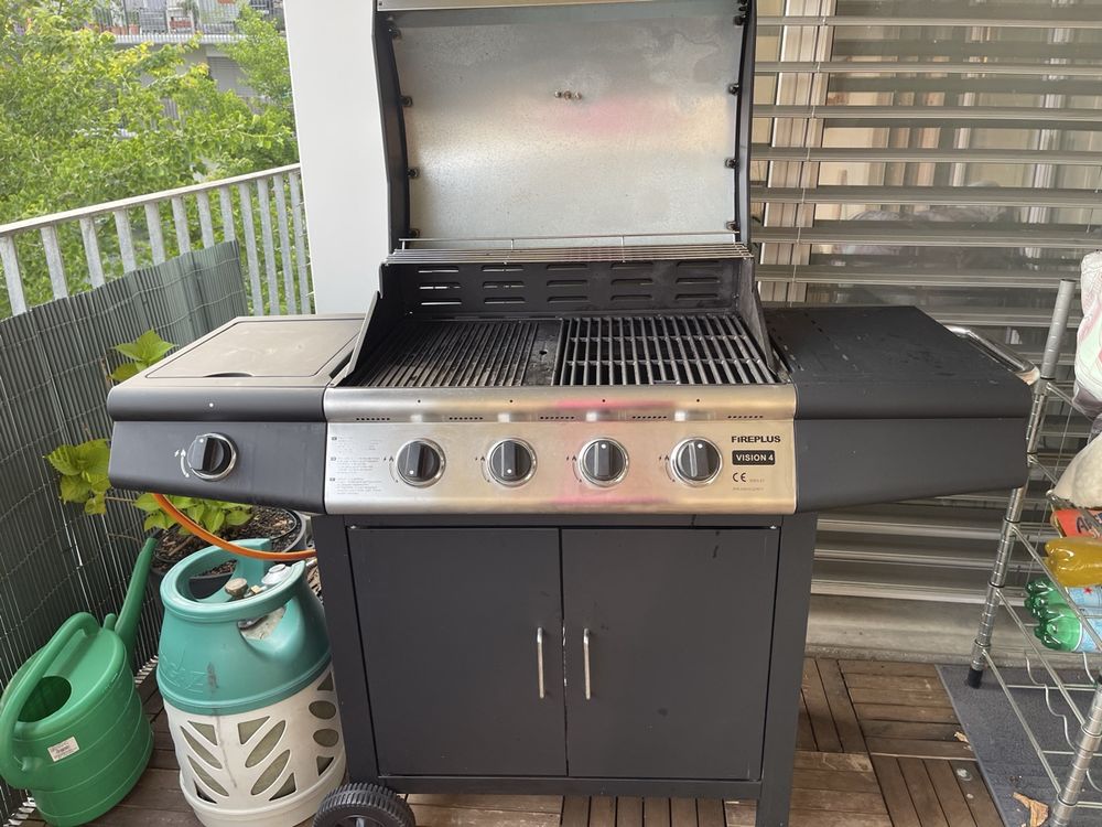FIREPLUS Vision 4 Gasgrill mit Seitenkocher - Top Zustand! | Kaufen auf ...