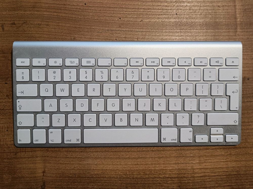Apple Wireless Keyboard - Mac Tastatur mit US Layout | Kaufen auf Ricardo