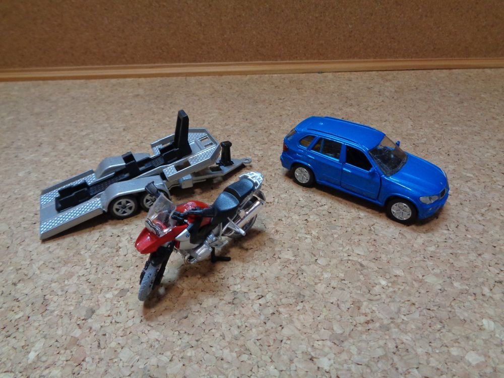 SIKU 2547 BMW X5 mit Anhänger und BMW-Motorrad OVP (Neu und ...