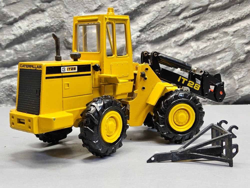 Caterpillar _ CAT IT28 Radlader __ Industrielader __ 1:50 (Gebraucht ...