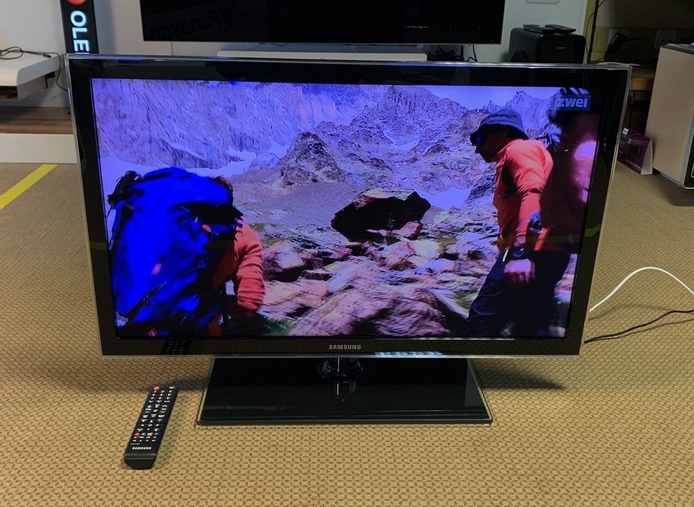 Samsung-TV UE32D5000 32"/82cm Diagonale mit Kabel-TunerDVB-C (Gebraucht ...