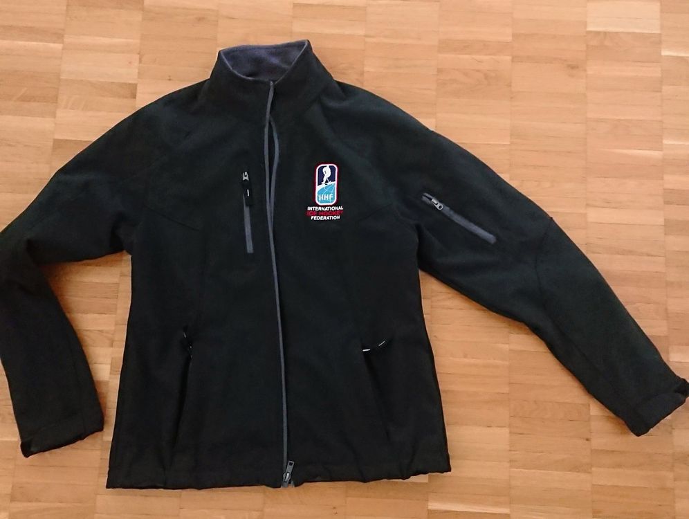 Softshell - Jacke Damen schwarz NIKE Gr. S/M (Gebraucht) in Adliswil ...