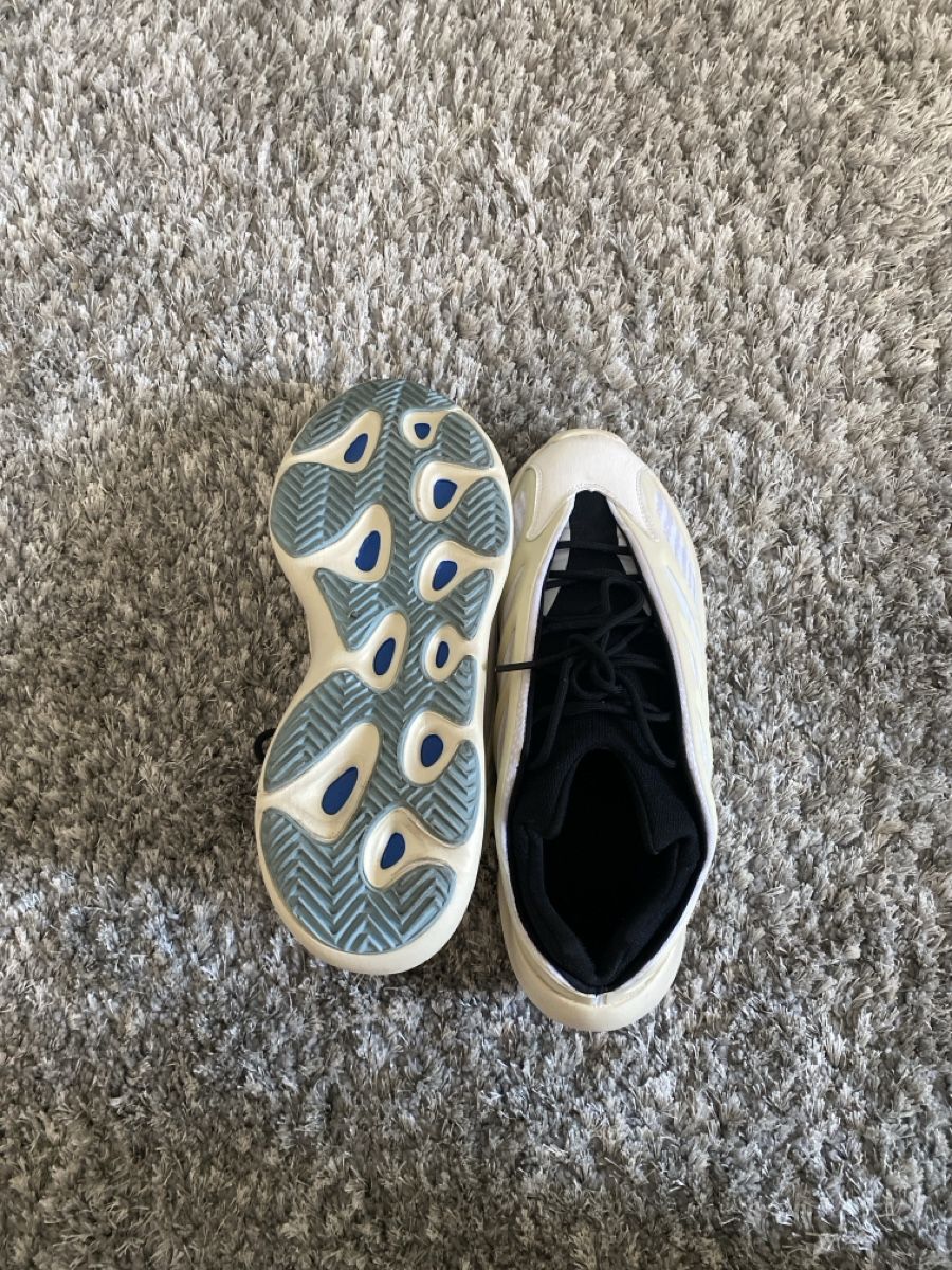 Yeezy 700 V3 Azael - Taille 44 neuves jamais portées (Neuf (Voir ...
