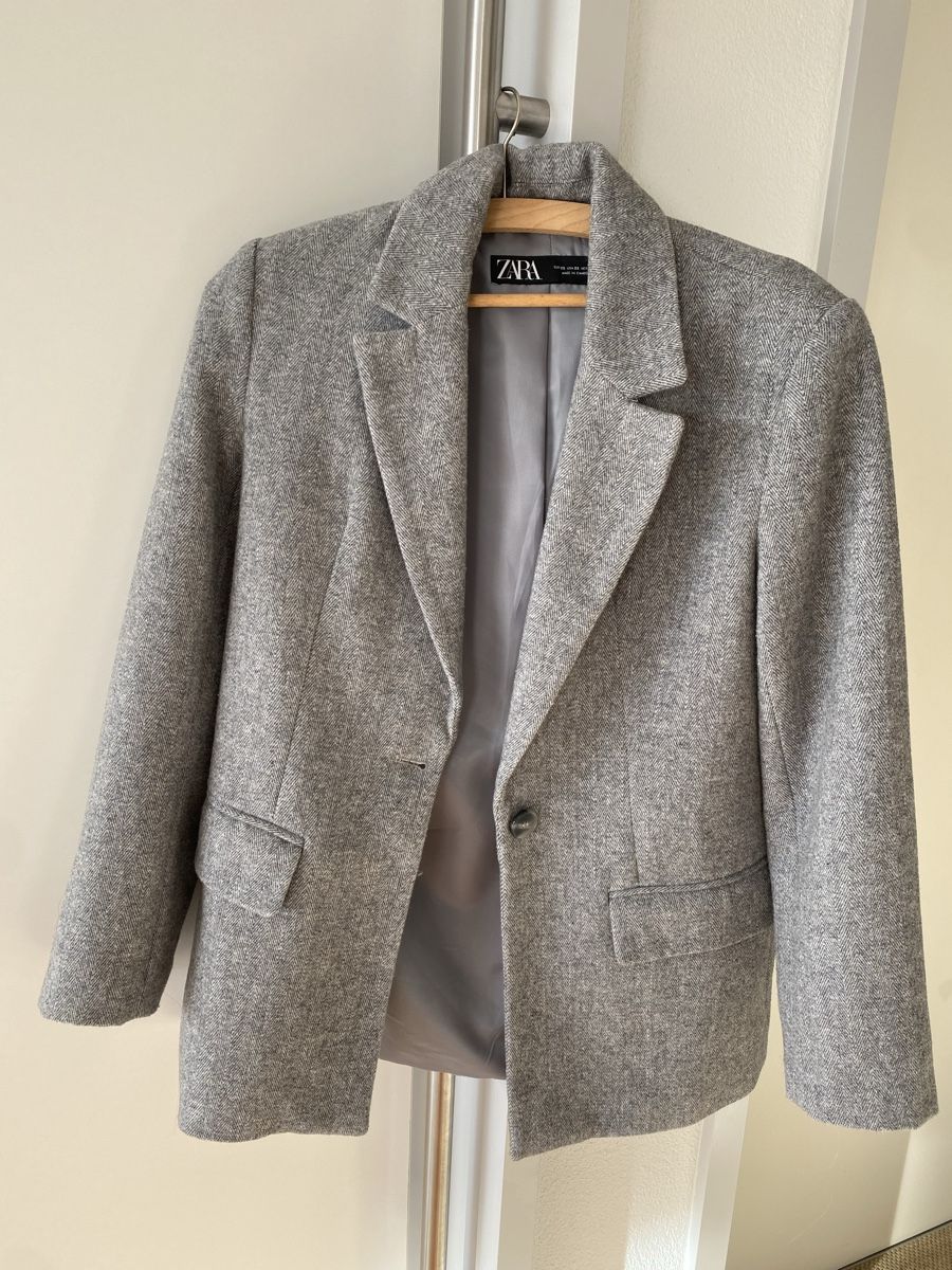 Grauer Zara Blazer, Top Zustand, Grösse M, Herbst-Look (Gebraucht) in Herrliberg für CHF 15 ...