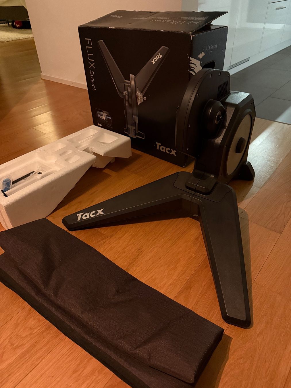 Tacx Flux Smart turbo trainer (Gebraucht) in Thalwil für CHF 300 – nur ...