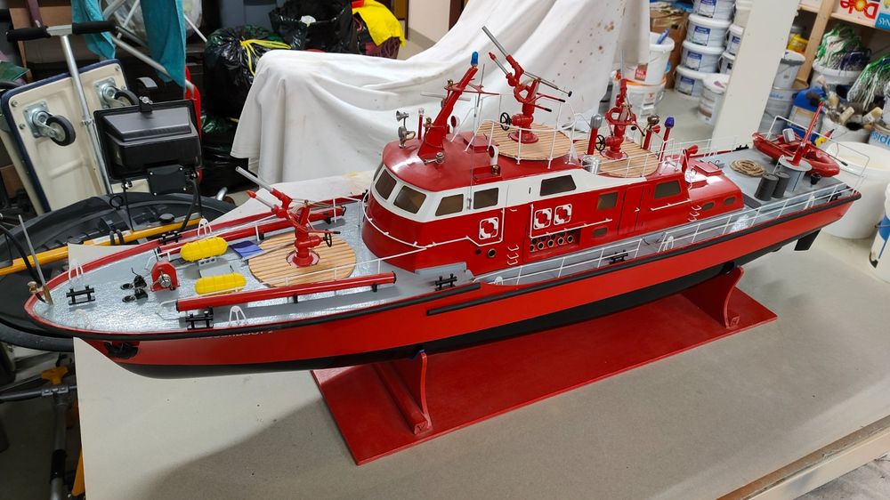 Feuerlöschboot Düsseldorf 2 | Kaufen auf Ricardo