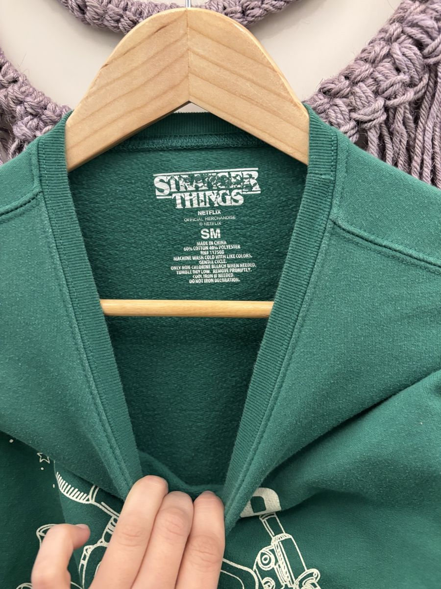 Stranger Things Pullover Gr.S/M Original Netflix (Gebraucht) in St ...