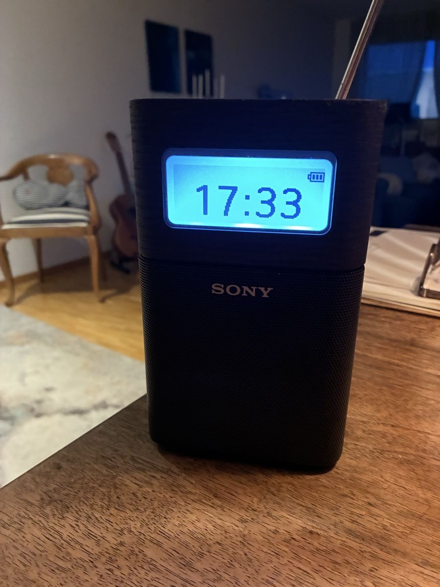 Sony XDR-V1BTD DAB/FM Radio mit Bluetooth - Top Zustand! (Gebraucht) in ...