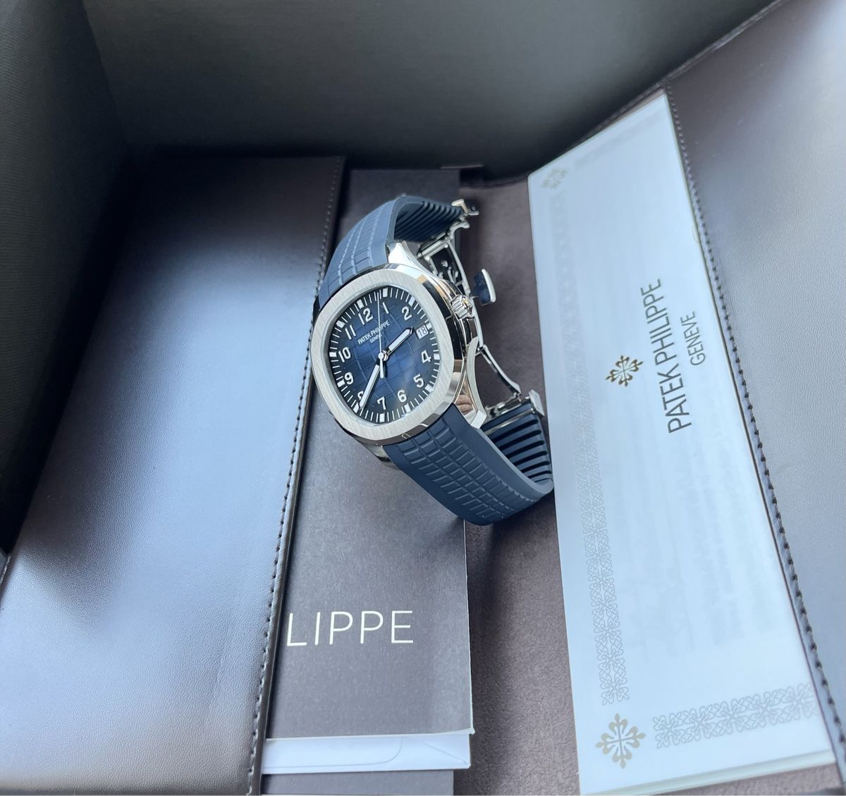 Patek Philippe Aquanaut Ref. 5168G Blue dial Full Set (Neu (gemäss ...