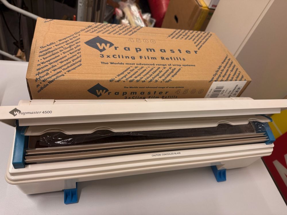 Wrapmaster 4500 Folienspender, mit 2 Ersatzrollen Folie (Gebraucht) in ...